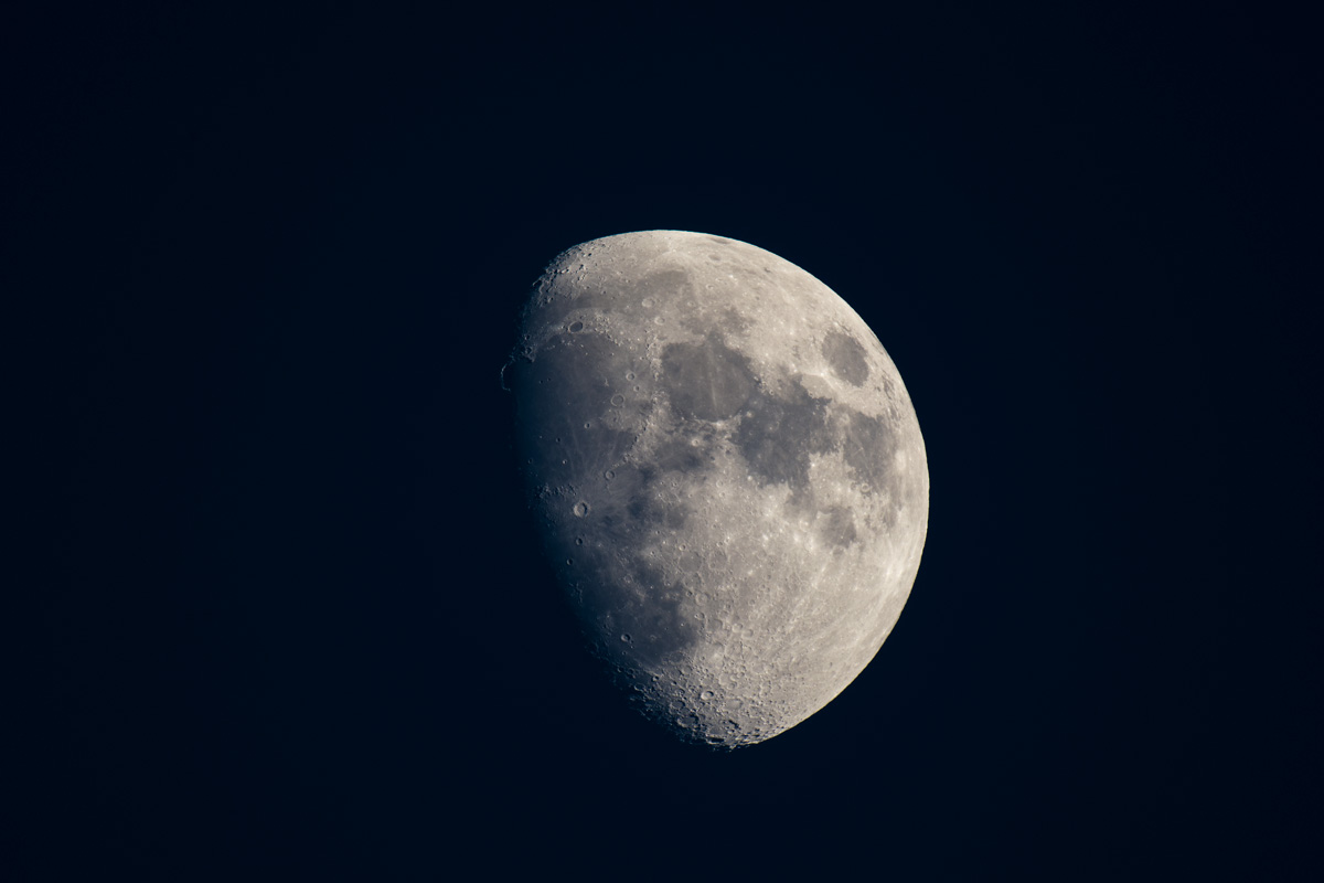 Photographing the Moon - base2photo: Digital Photography